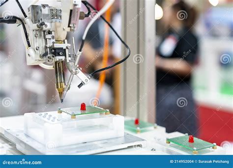 High Technology And Modern Automatic Robot For Pcb Print Circuit Board Assembly Machine During