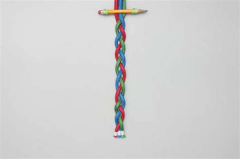Three Strand Braid Alt How To Tie A Three Strand Braid Alt Using Step By Step Animations