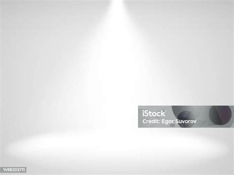 빛이 있는 빈 스튜디오 흰색 배경에 스포트라이트 제품을 전시할 수 있는 스튜디오 룸 광고를위한 깨끗한 템플릿입니다 중성광이 있는 흰 벽 벡터 그림 스포트라이트에 대한 스톡