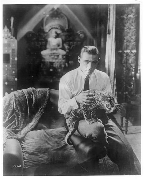 The Sex Symbol Of The 1920s Portrait Photos Of Rudolph Valentino