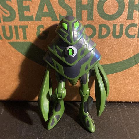 Ben 10 Ultimate Alien Ampfibian Toy