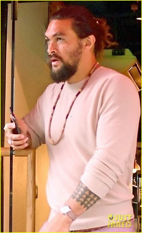 Photo Jason Momoa Rocks Pink Outfit For Lunch In London 04 Photo