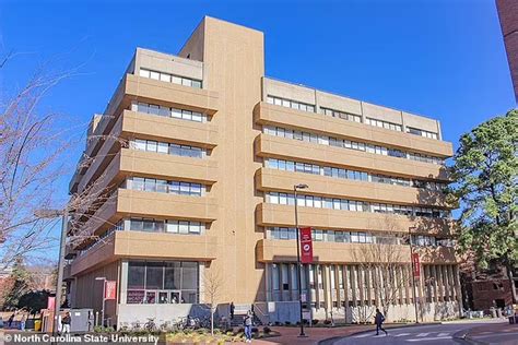 Над 150 студенти и вработени на универзитетот во Северна Каролина „се дијагностицирани со