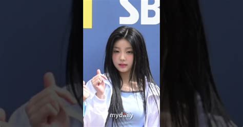 아일릿 Illit 원희 이렇게 귀여워도 돼 한도 없는 귀여움에 시선 고정