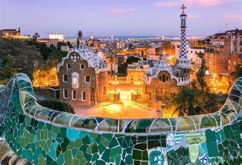Digging Into The Intriguingly Famous Buildings In Barcelona Kayak