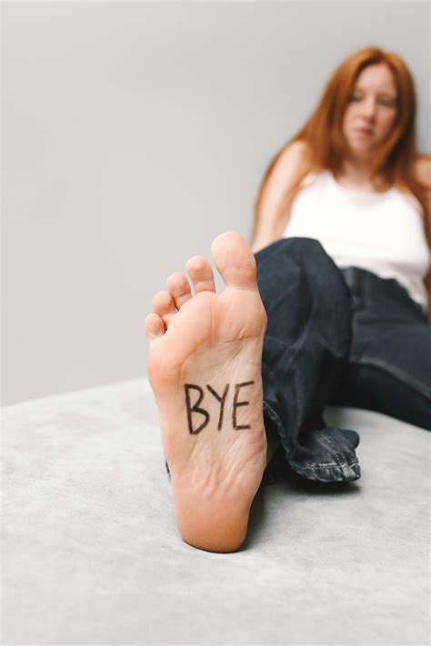 Barefoot Redhead Photos Download The Best Free Barefoot Redhead Stock