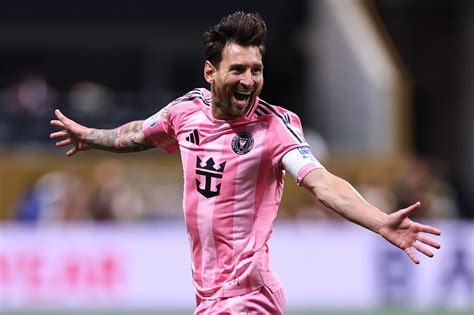 Emmanuel Petit Says Theres No Way Lionel Messi Returns To Barcelona