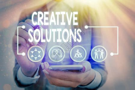 显示创意解决方案的书写笔记解决问题的原始和独特方法的商业概念剪贴板纸便笺圆珠笔高清图片下载 正版图片503757746 摄图网