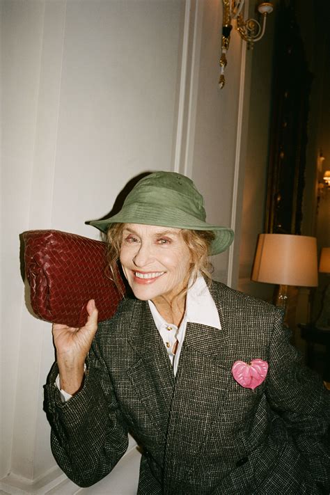 “fashion People Dont Travel Well” Lauren Hutton Brought Her Famous