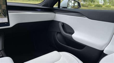 Heres What A Rental Tesla Model S Interior Looks Like After 19 000