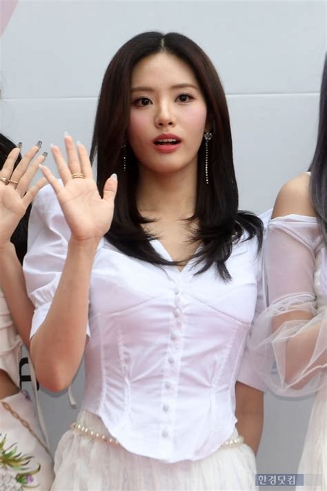 [포토] 프로미스나인 박지원 배우 뺨치는 미모 네이트 뉴스