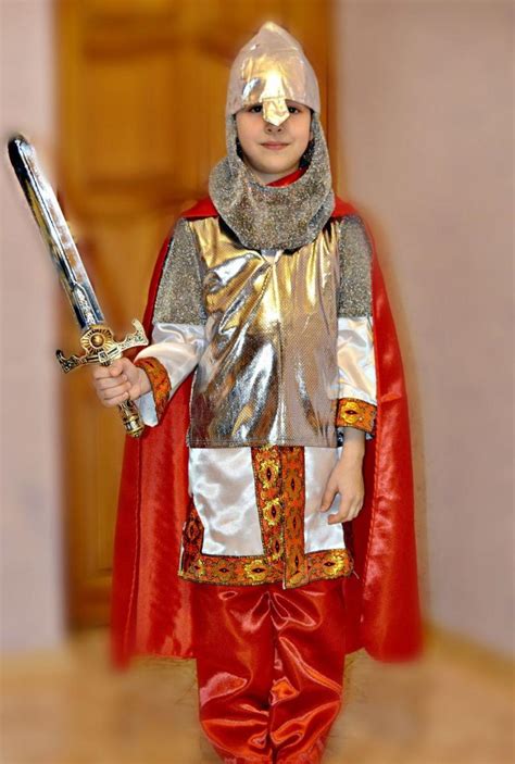Bogatyrova helma podle designu: Jak si vyrobit hezkou helmu na karneval