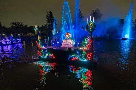Fantasmic Returns To Disneyland On Friday Heres What You Need To Know