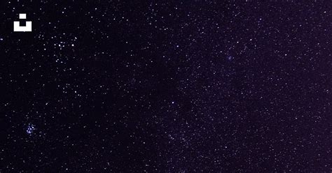 밤하늘은 별과 구름으로 가득 차 있습니다 사진 Unsplash의 무료 검정 이미지