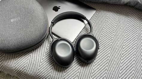 KEF Mu7 review: premium headphones that fall short on sound quality ...