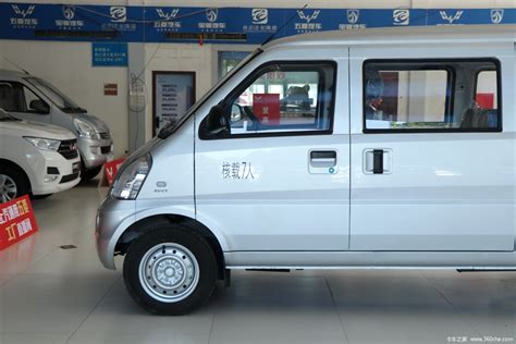 图五菱 荣光 基本型 102马力 1 5L汽油 7座面包车 国六 实拍图片 1535328 卡车之家