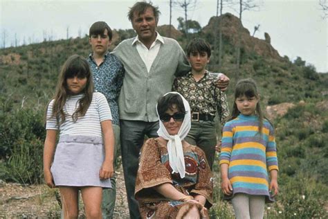 Elizabeth Taylors Son Recalls Unpleasant Taunts About His Mothers