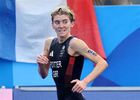 Beth Potters Brave Sport Switch Rewarded With Olympic Triathlon Medal