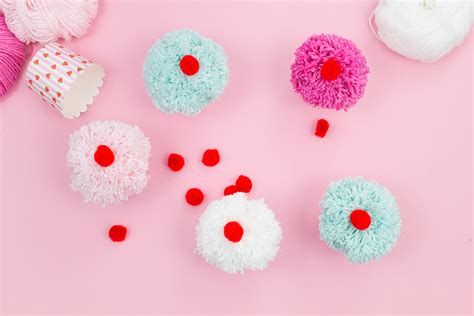 Diy Pompon Cupcake Girlande Frau Liebling Diy And Nachhaltigkeit