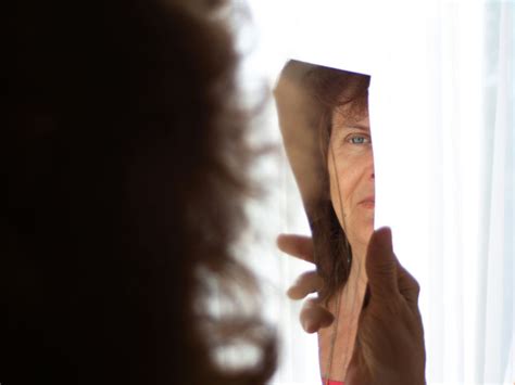 Ці шкідливі звички призводять до передчасного старіння шкіри та появи зморшок і настав час їх