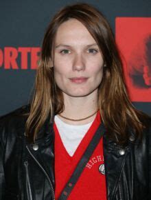 Photo Ana Girardot Se D Nude En Couverture Du Magazine Lui Voici