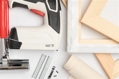 나무 들것에 캔버스를 스트레칭하기위한 도구 캔버스에 사진 인쇄 0명에 대한 스톡 사진 및 기타 이미지 0명 개인 장식품