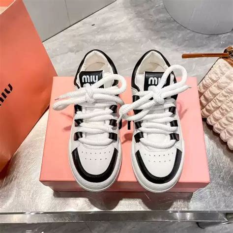 Кроссовки Miu Miu купить с доставкой по выгодным ценам в интернет магазине Ozon 1637598568