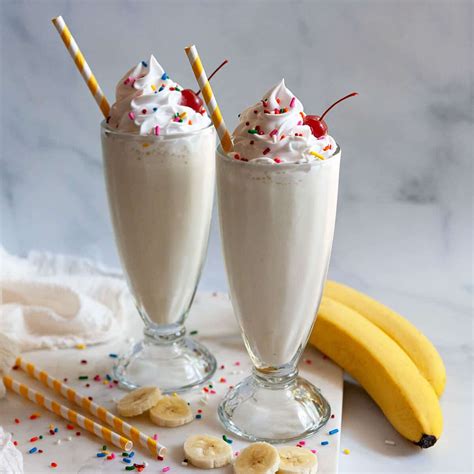 Best Ever Banana Milkshake Recipe Foodtasia