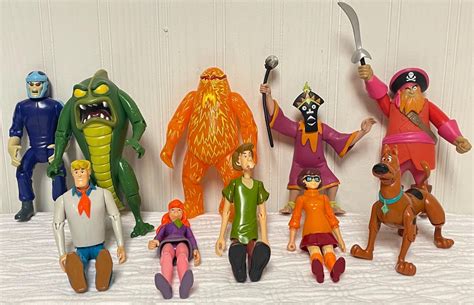 Vintage Scooby Doo Action Figure Lot Of 10 Figurines Shaggy Velma Fred