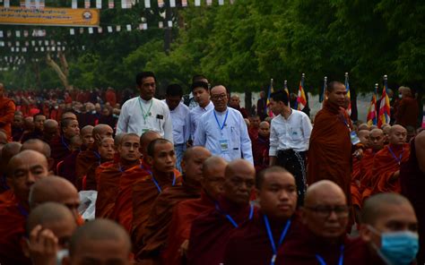 မန္တလေးမြို့ လေးပြင်လေးရပ်မှ သံဃာတော် ၁ဝ၂၆၈ ပါးအား ဆွမ်း၊ ဆွမ်းဟင်း၊ လှူဖွယ်ပစ္စည်းများနှင့