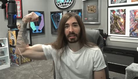 Charlie Flexing R Penguinz0