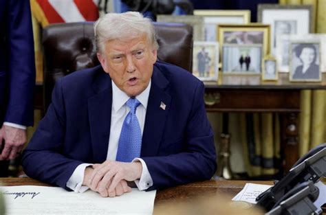 취임 50일 트럼프 지지율 소폭↓…경제정책 부정여론 높아