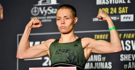 Ufc 261 Results Rose Namajunas Scores Stunning Head Kick Knockout Over