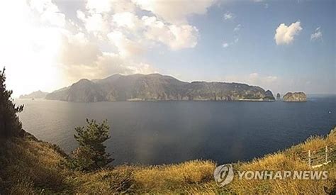 朝鲜发射弹道导弹致韩发布空袭预警 渔船停业回港 搜狐大视野 搜狐新闻