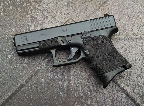 Glock 19 With Shortened Grip A Modded Glock 19 Guns Knives Gear
