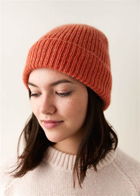Ladies Hat Knitting Pattern Top