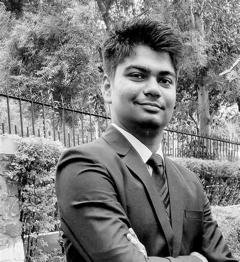 Bharat Bhushan Medium