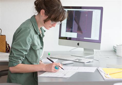 How Can A Virtual Assistant Help You