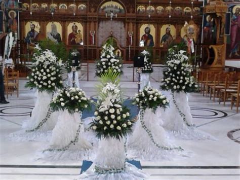 Στολισμός Κηδείας με Τριαντάφυλλα Γραφείο Τελετών Μαμάς