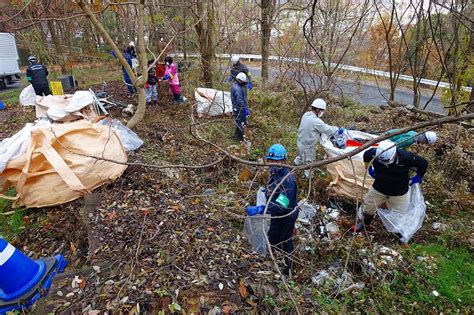 「資源循環保全協会東信支部」が不法投棄された廃棄物の撤去をボランティアで行う！ 上田市上丸子の市道箱畳線沿線 東信ジャーナル
