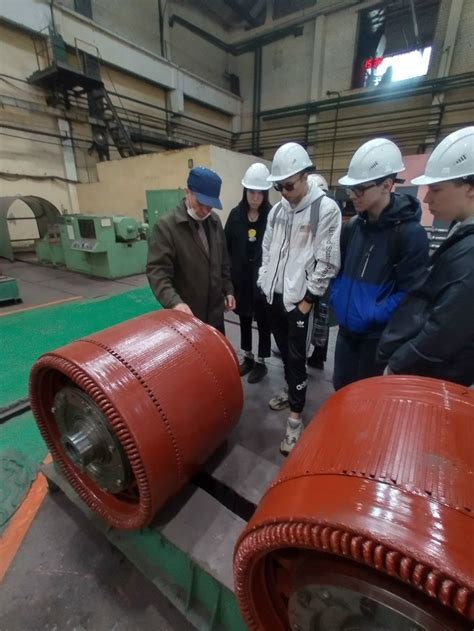 В чем лучше ходить на производстве кепках или касках 樂 ⚠ При публикации разных фото многие