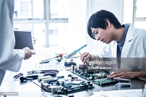 Transistor Drawing Photos And Premium High Res Pictures Getty Images