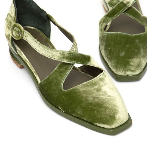 Mary Pinga Verde Manolita