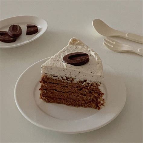 지희 On Instagram “넘모 취저였던 얼그레이초코케이크 🤎 전 원래 아이싱 할 때 시트 3장으로 나누는데 이번에는 4장으로 나눠서 시트 사이사이에 더 촘촘하게 초코