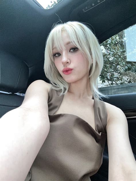 요즘 전소미 금발머리 사진  연예이슈 수다방 네모판