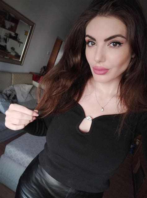 I Feel Hot Af Today R Amihotaf
