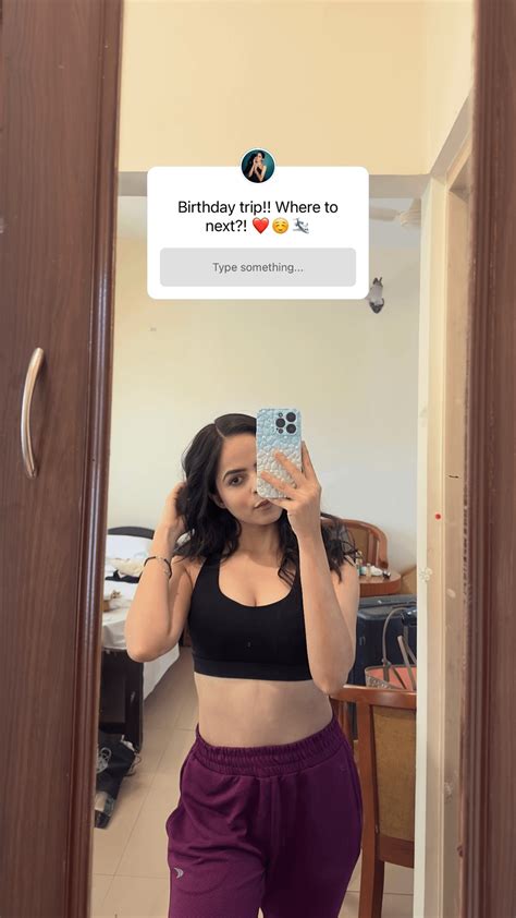 Palak Sindhwani In Purple Shorts And Black Bra Planning Her Birthday Trip Rpalakksindhwani