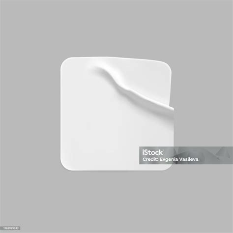 흰색 사각형 붙어 스티커 모의 흰색 접착제 정사각형 종이 또는 구겨진 효과가있는 플라스틱 스티커 라벨 빈 템플릿 레이블 태그입니다 3d 사실적 벡터 0명에 대한 스톡 벡터