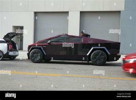 Los Angeles California Usa 5th December 2024 Burgundy Maroon Tesla