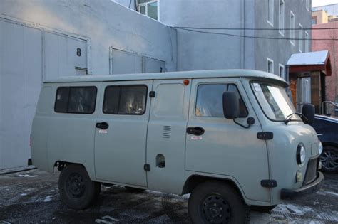 Өвөлжилт хүндэрсэн Эрдэнэсант сумын эрүүл мэндийн төвд “УАЗ Фургон” автомашин өгөв